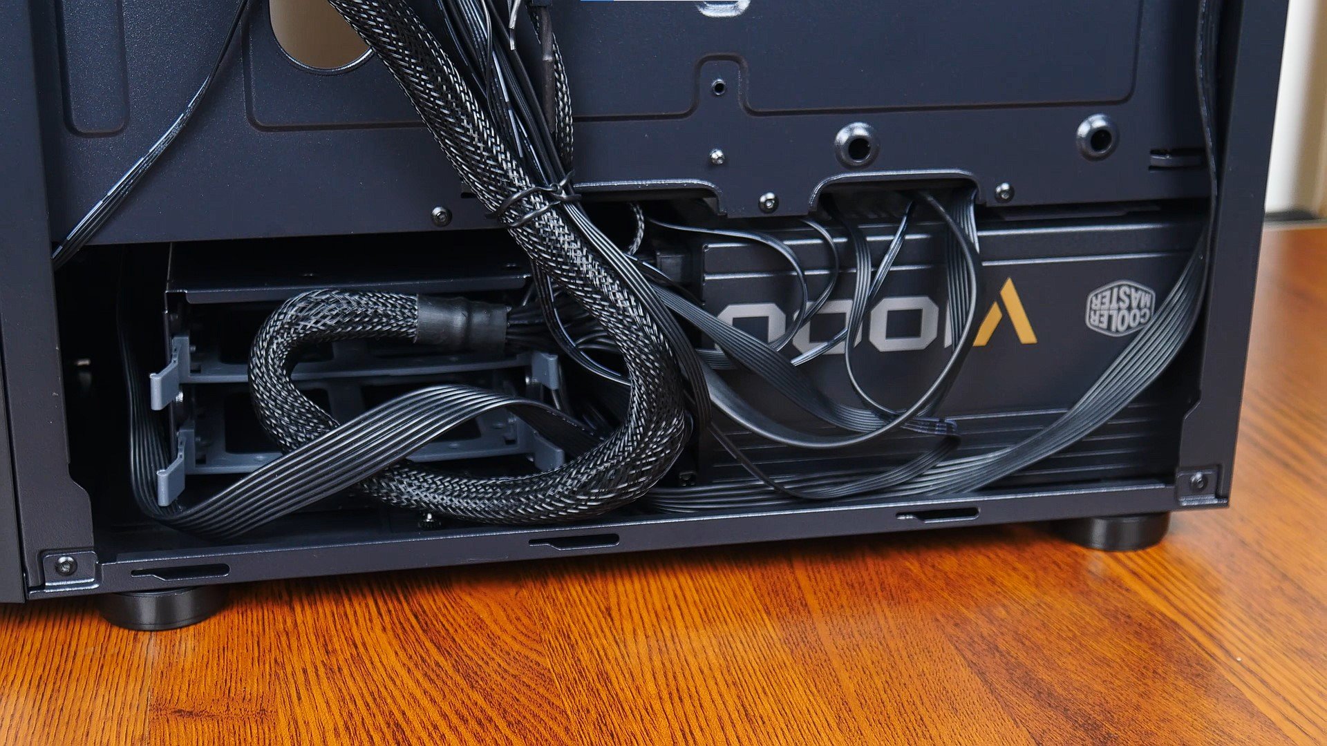 Review: Cooler Master CMP 320 Micro ATX PC Case